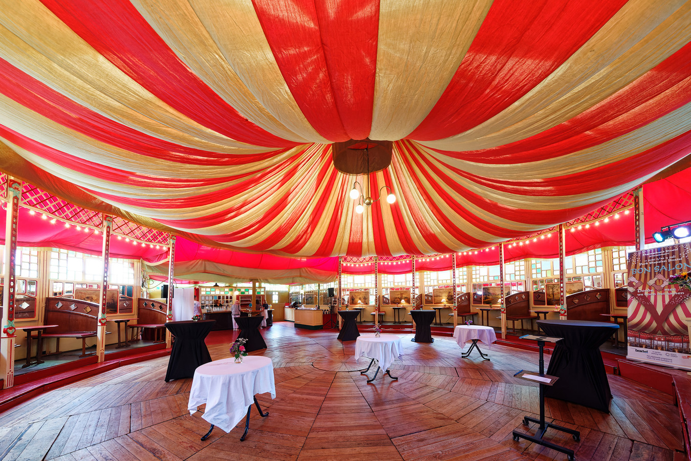 De Spiegeltent, die moet echt blijven: ‘De ambiance is prachtig’ | Foto ...