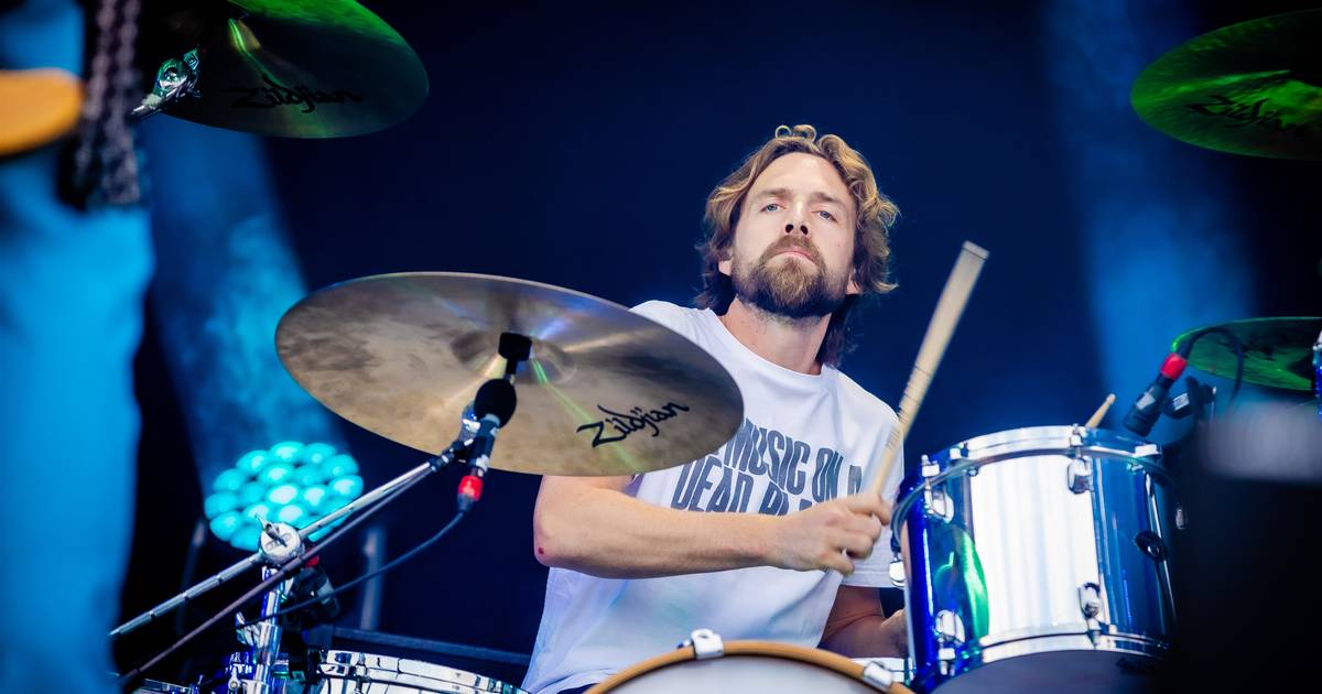 Nederlandse Krezip-drummer vervangt tijdelijk U2-drummer Larry Mullen ...