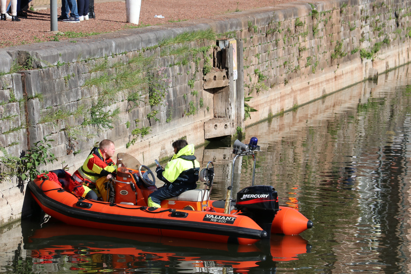 Hulpdiensten vinden lichaam van vermiste man in Oude Dender | Foto | hln.be Hulpdiensten vinden lichaam van vermiste man in Oude Dender | Foto | hln.be