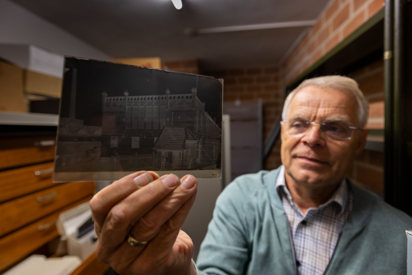 Schatgraven in de collectie van Frans Walkate in Kampen: ‘Kijk, de oude ...