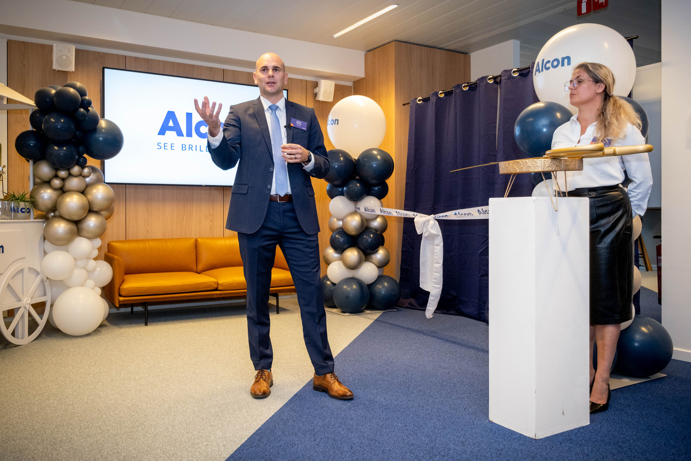 Alcon opent training center voor oogzorgopleidingen: “Om innovaties in ...