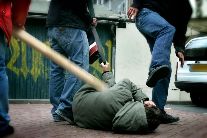 Hoe grijp je in als je ziet dat iemand slachtoffer is van geweld op ...