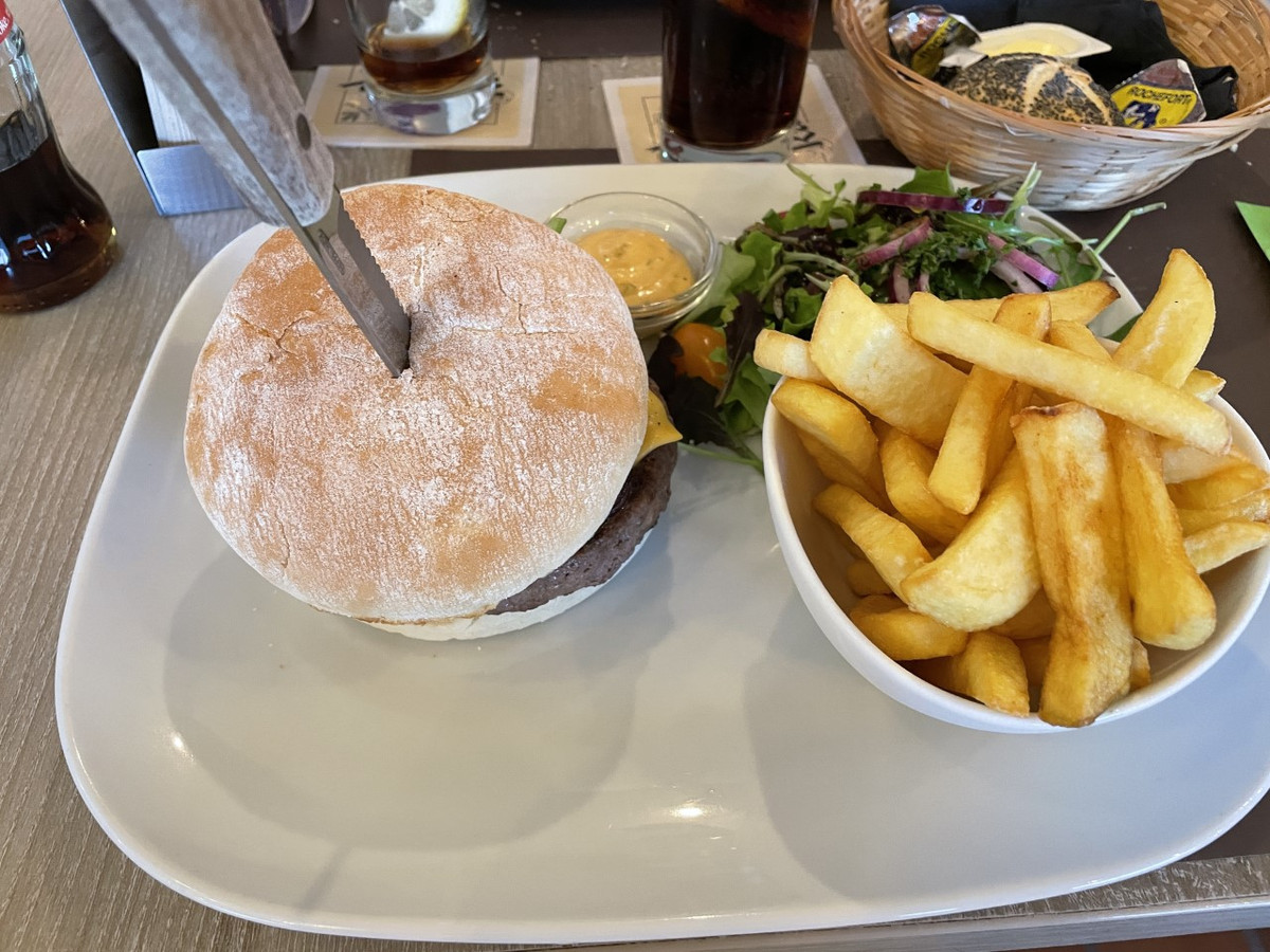 RESTOTIP: Clubhouse Het Zeen in Sterrebeek, met de echte ‘stoemp’ van ...