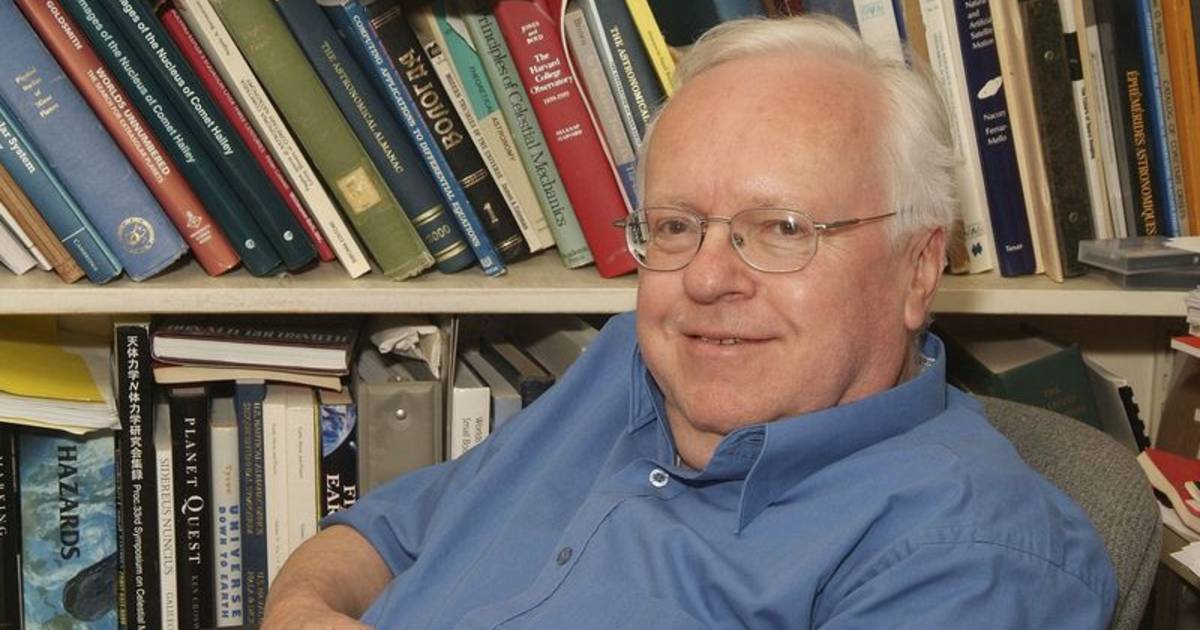 Décès de Brian Marsden, astronome de renommée mondiale | Sciences ...