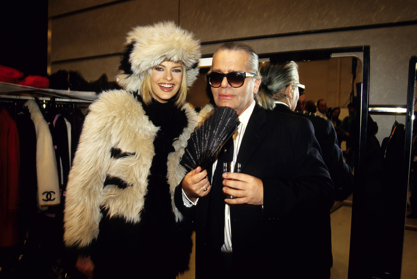 Linda Evangelista onthult dat ze jarenlang vocht tegen borstkanker: “Ik ...