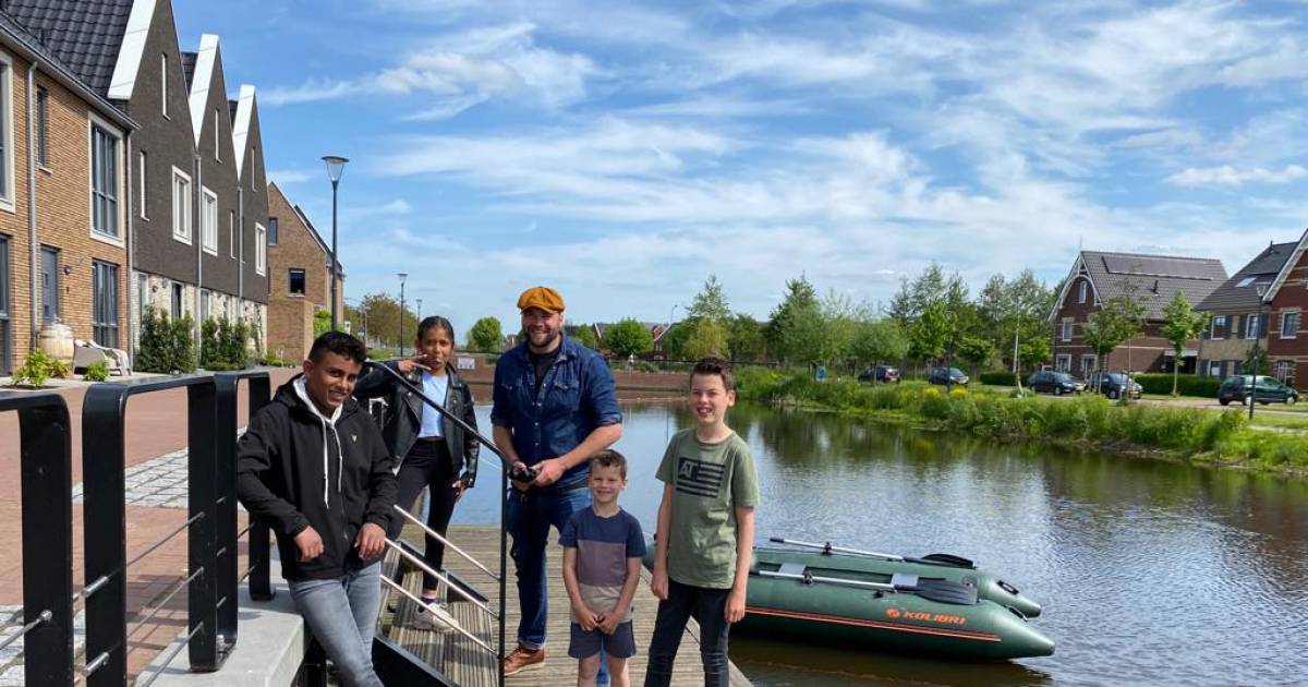 Veenendalers vergroenen eigen straat voor tv-programma: ‘Was hier een betonnen jungle ...