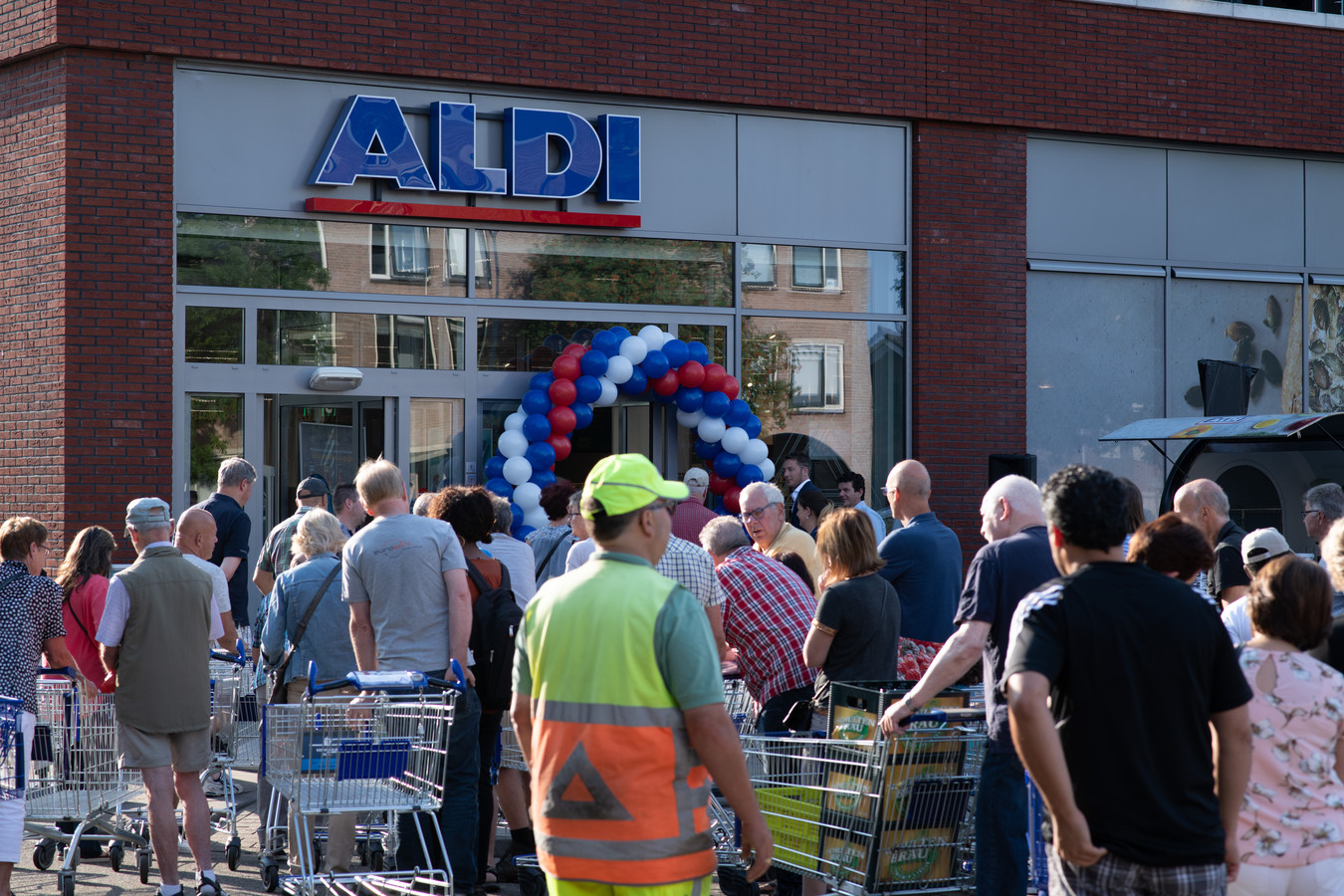 Opgelet: Aldi in Wijchen tijdelijk dicht, verbouwing moet aardappels en groente ‘prominente ...