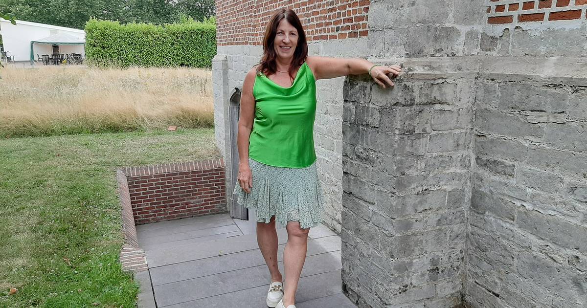 Emblemse Marleen (57) stapt van Parijs naar Dakar voor het goede doel ...