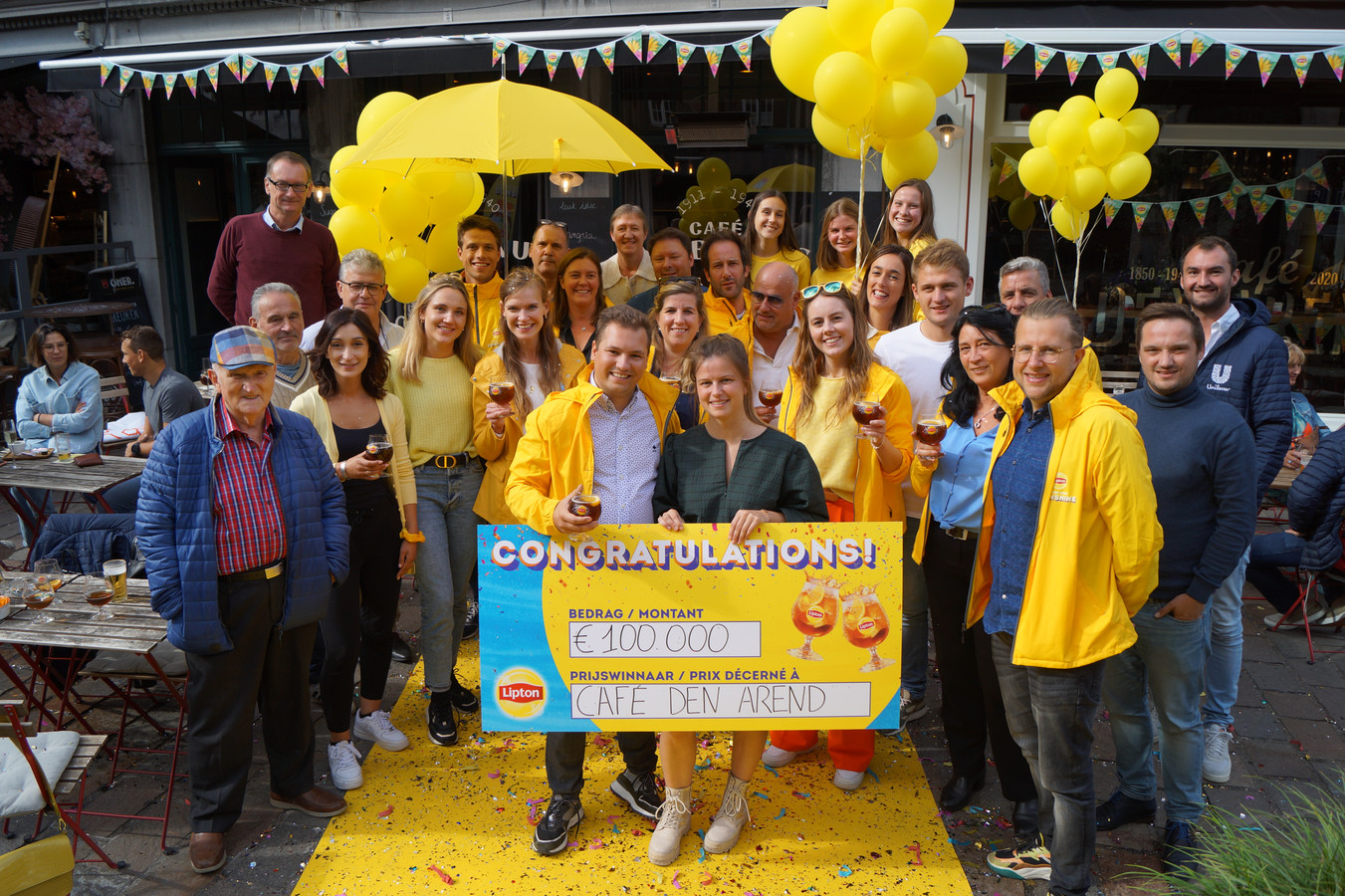 Cafébazin Lieze (25) heeft mooiste terras van België en Luxemburg en ...