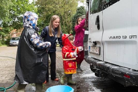 Carwash in basisschool De Boomgaard | Wommelgem | hln.be
