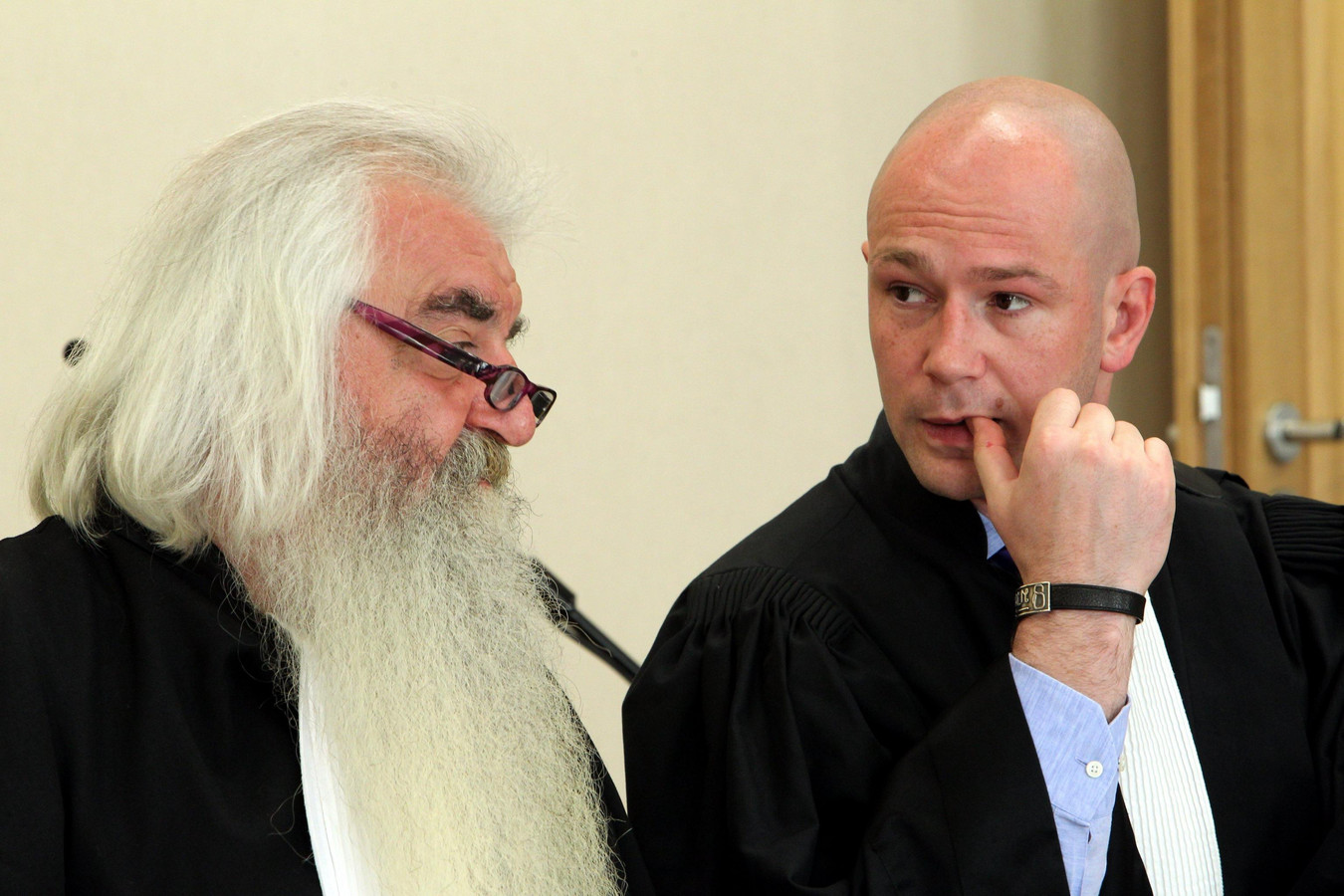 VERMOORD OM HET GELD. De zaak-Ludo Voortmans: hij maakt hem af voor 200 ...