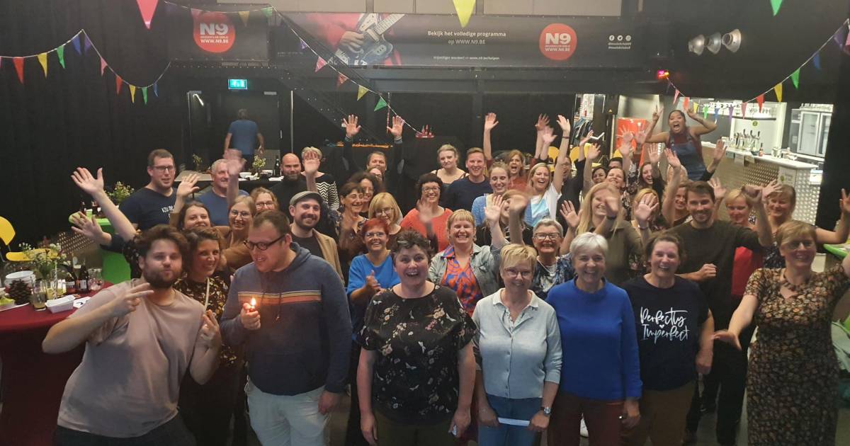 Personeel stad Eeklo zamelt mooi bedrag in voor Warmste Week | Eeklo | hln.be