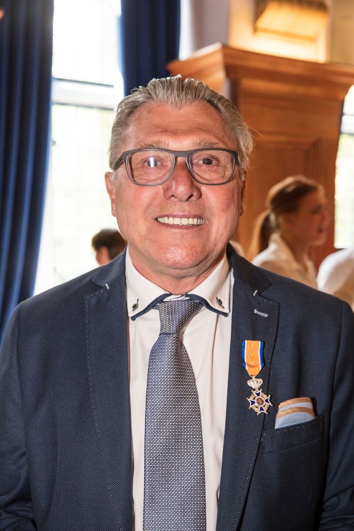 Vijftien lintjes in Helmond | Lintjes 2017 *** | ed.nl