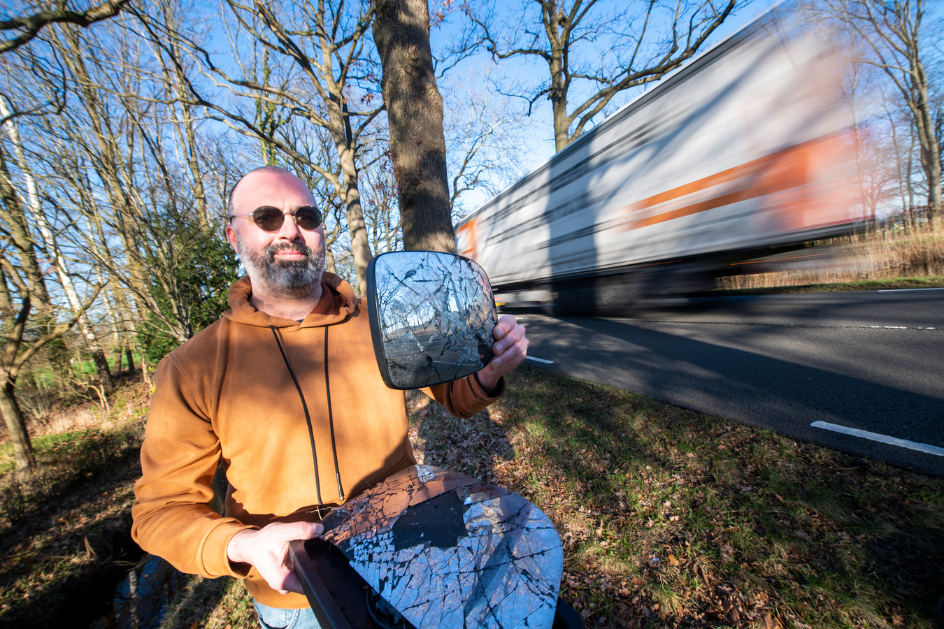 Autospiegels sneuvelen op ‘dodenweg’, toch twijfelt Brummen over ...