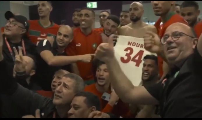 Spelers Marokko geven Abdelhak Nouri prachtig eerbetoon na zege op ...