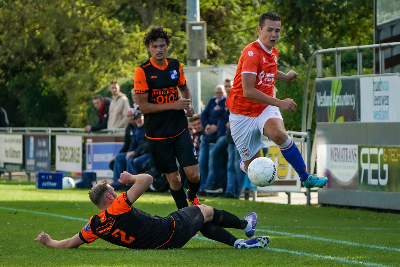 Madestein stapt van veld na ‘Sinterklaas-opmerking’ en HBS is kopsterk ...