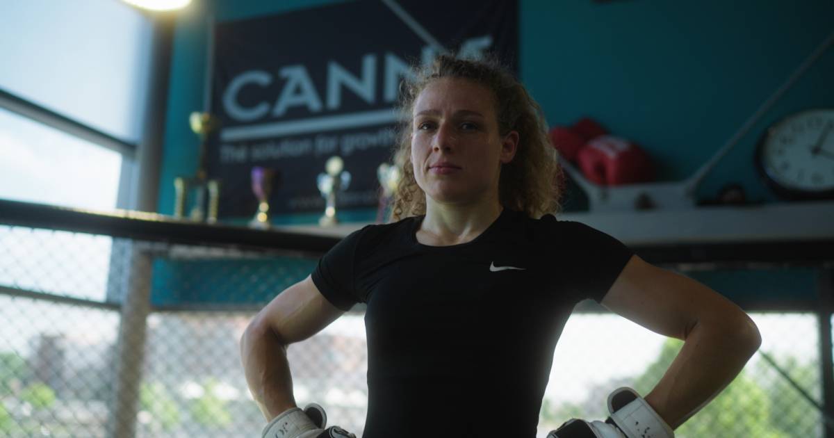 Jamey (28) is geneeskundestudent die, als MMA-vechter, letsel wil ...