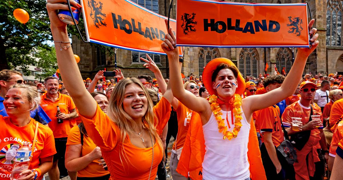 Feestende Oranjefans zetten Dortmund op zijn kop: ‘Stel je voor wat een ...