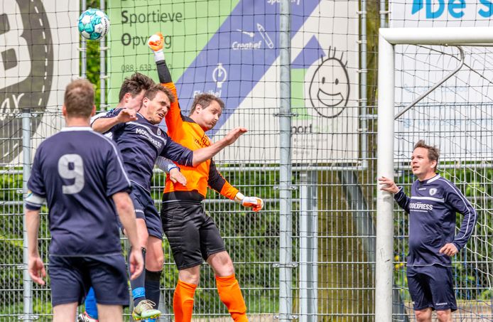 Deurnese broederstrijd op voetbalveld beslist: ‘Juichen om iedere goal ...