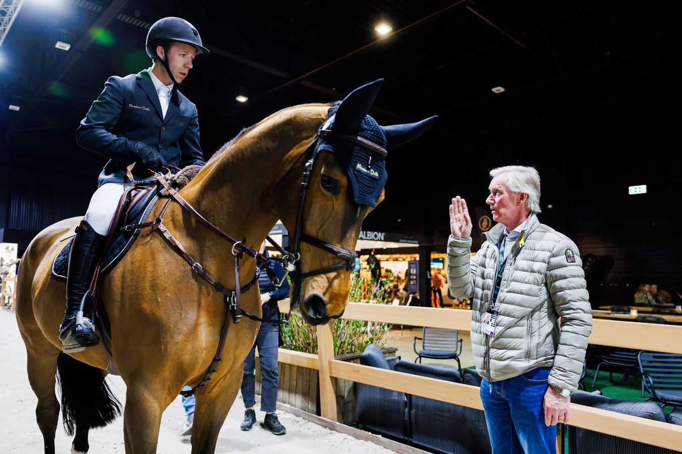 Bij Indoor Brabant hoeven olympische kandidaten nog geen examen af te leggen voor bondscoach Jos ...
