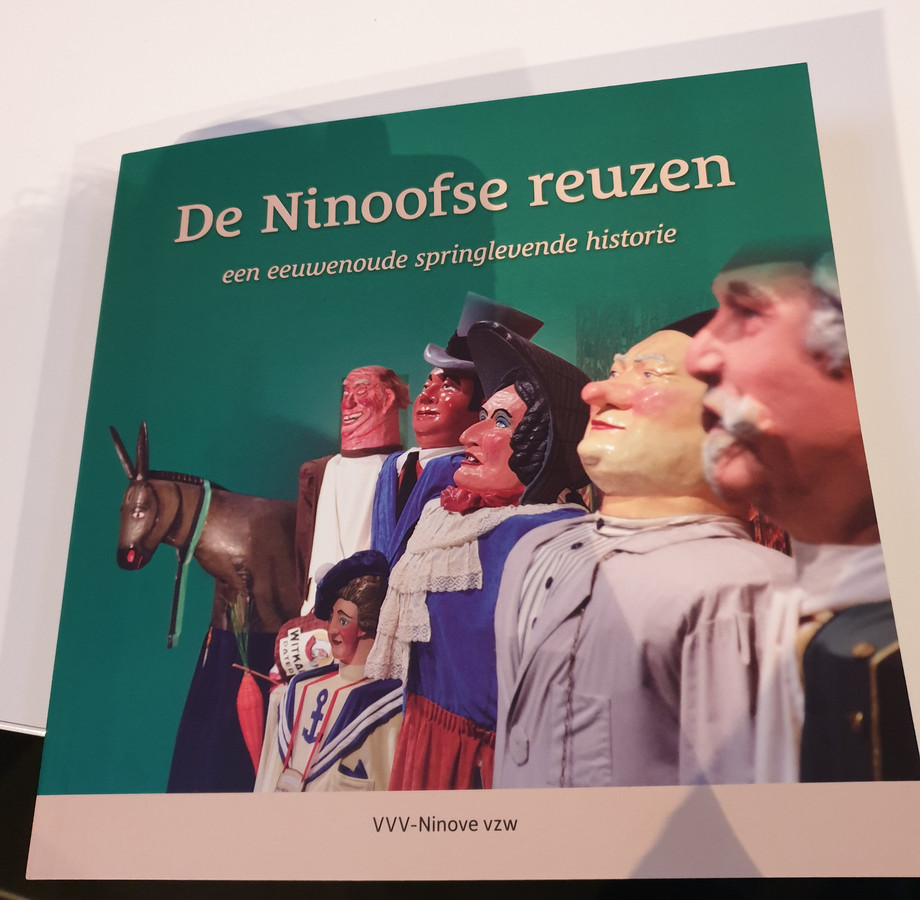 Verhalen van Ninoofse reuzen vereeuwigd in boek: “Wellicht het compleetste boek over reuzen in ...