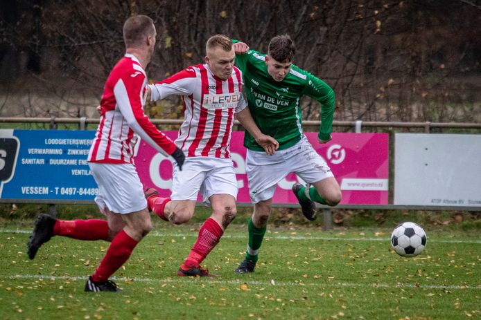 Vessem na gewonnen topper tegen Riethoven nog rianter aan kop: ‘Er ...