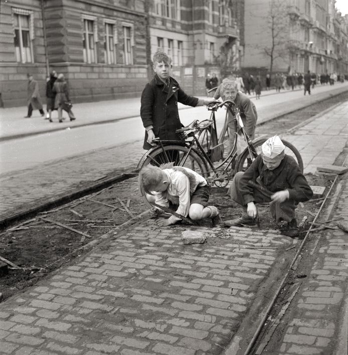 Fotoserie Hongerwinter 1945: eten werd een obsessie in het Westen | 75 ...