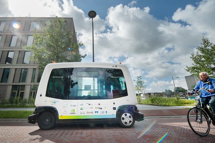 Zelfsturende WEpod kan het nog lang niet zelf | Ede | gelderlander.nl