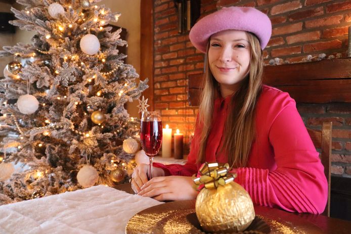Stefanie (21) nodigt drie wildvreemden uit voor kerst: “Lief zijn voor ...