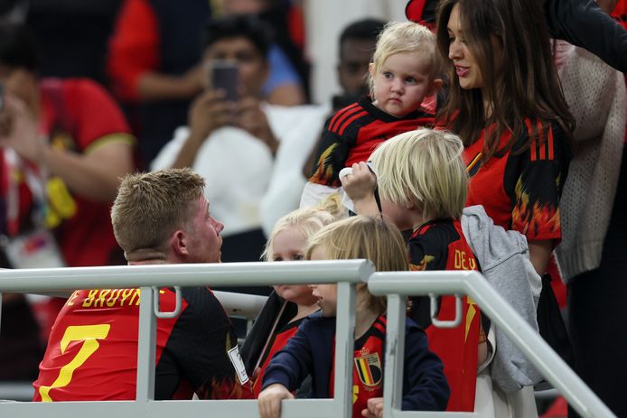 KIJK. De Bruyne in armen van dochter en zoontjes, Courtois krijgt ...