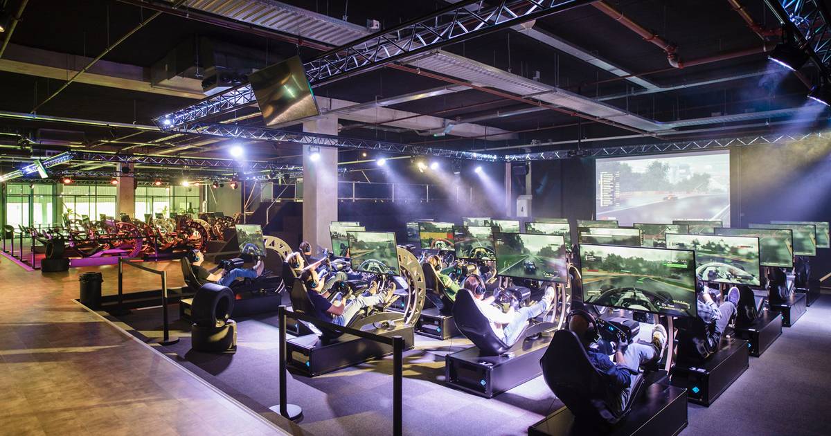 In deze gamehal kun je racen als een echte Formule 1-coureur | Utrecht ...