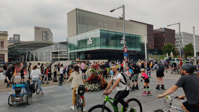 IN BEELD. Leuvense Rollerparade loopt op wieltjes | Leuven | hln.be