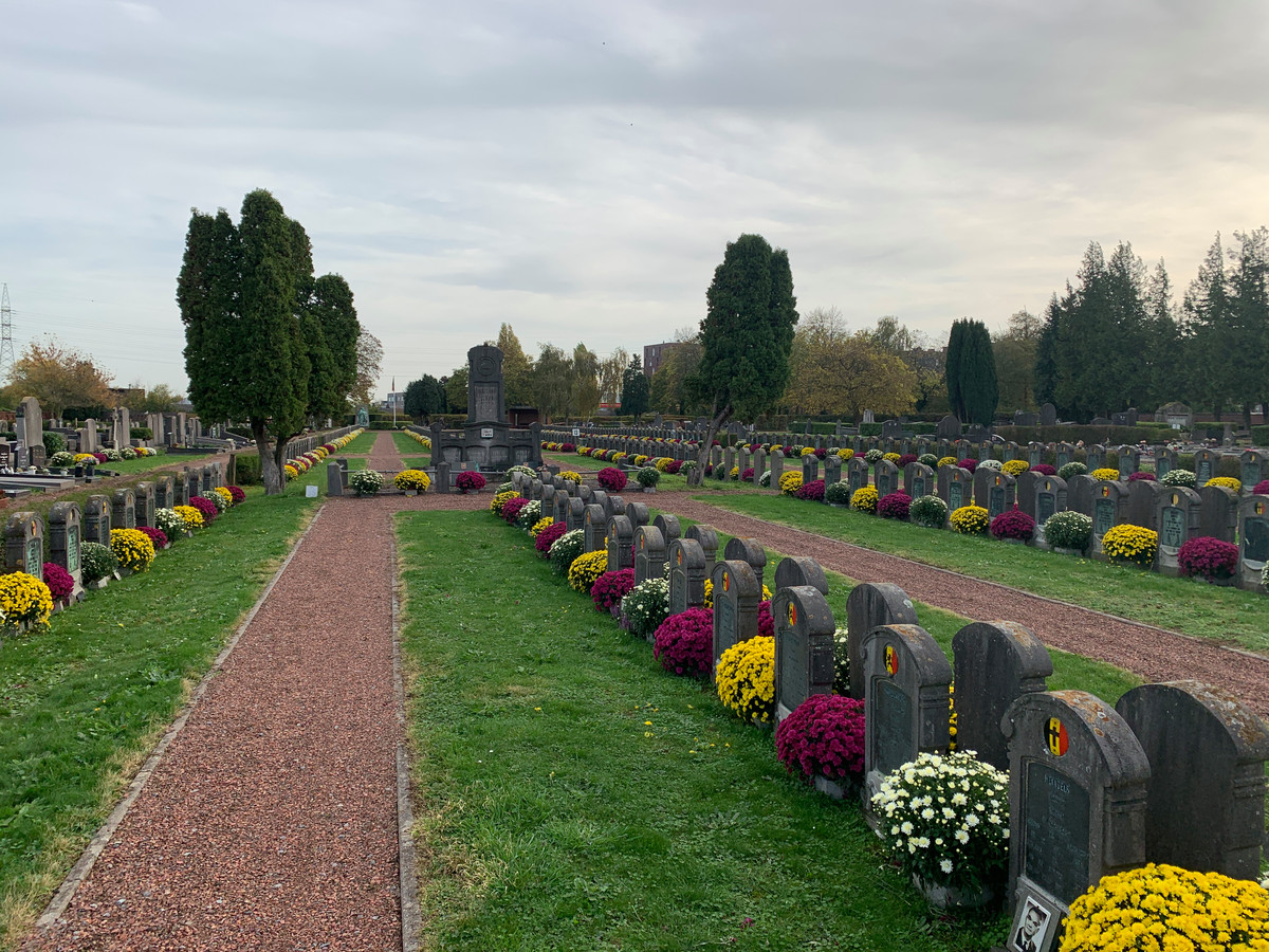 Praalgraf van Pierre Petrus Semay (1865-1961) onthult bijzondere ...