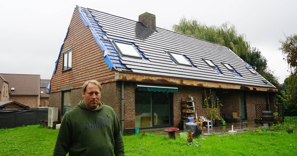 Familie blijft met drie onafgewerkte huizen achter na faillissement van bouwbedrijf: “375.000 ...