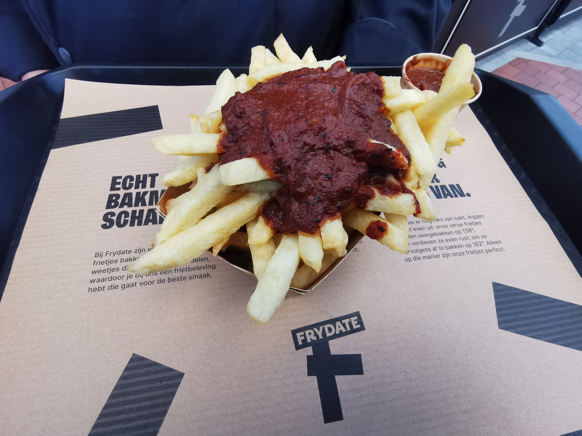 Wat dacht je van een pak frieten met Choclàtansaus? Chocolatier ...