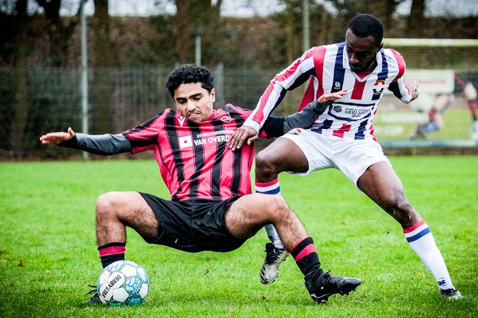 Zijn neven gingen, maar Nadim bleef Vlijmense Boys wél trouw, met ...