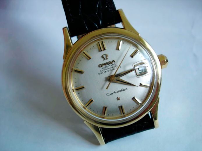 Medewerkster Carinova steelt horloge van opgebaarde man, broer ...