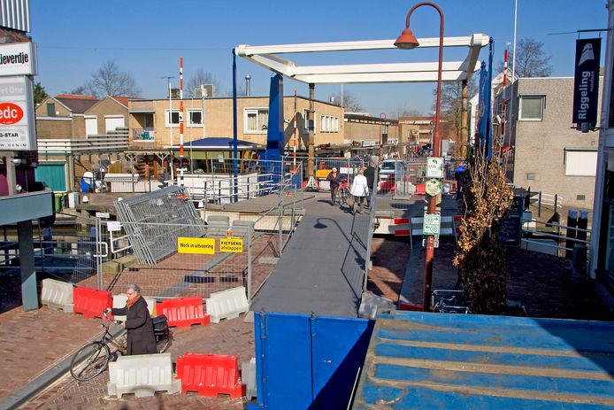 Ondernemers vragen vergeefs uitstel voor werk aan sluis: ‘Het is qua ... Ondernemers vragen vergeefs uitstel voor werk aan sluis: ‘Het is qua ...