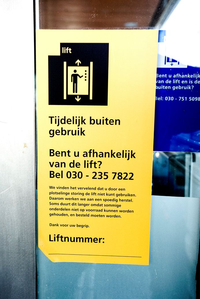 ‘Geef ProRail een boete als lift en roltrap op Maarssen NS nog langer ...