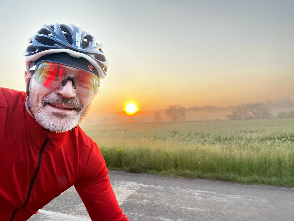 Ultieme Strava-gekte: 600 kilometer fietsen op een dag | Foto | AD.nl