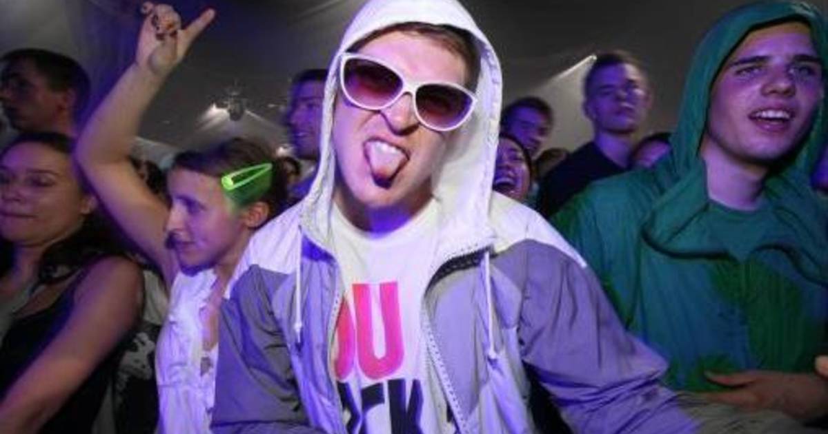 Meer Engels en straattaal in taalgebruik jongeren | Binnenland | hln.be