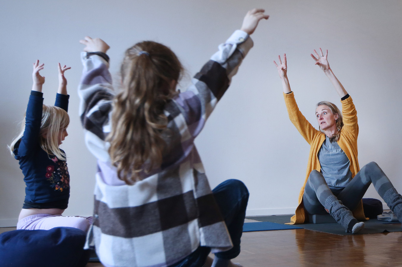 Even uit het koppie en in het lijfje: kinderyoga wordt steeds ...