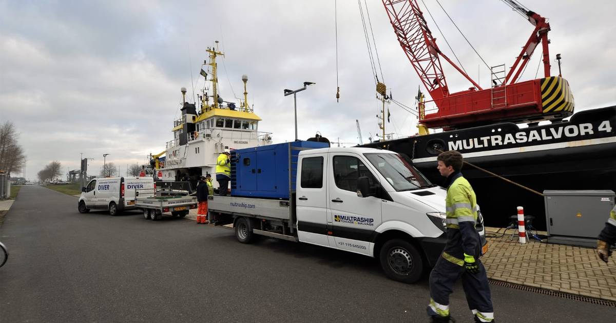 Multraship Terneuzen mag opnieuw Urker kotter bergen, de UK-160 bij het ...