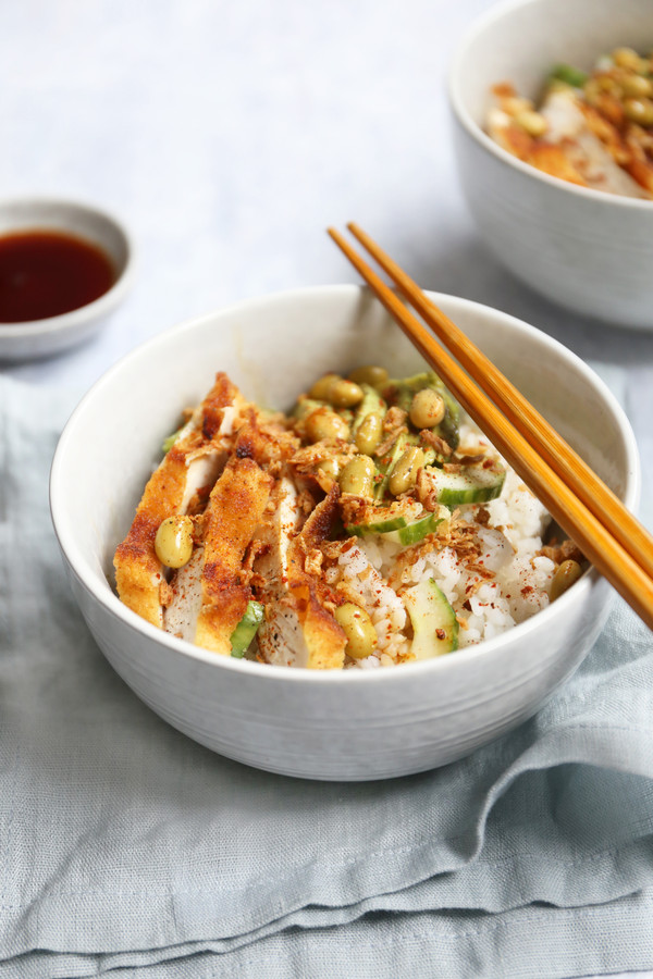 Wat Eten We Vandaag: Sushi bowl met krokante kip | Foto | AD.nl