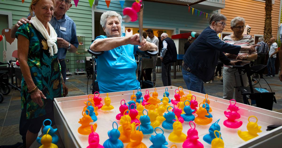 Een dagje gratis kermis in het Mierlose woonzorgcentrum Hof van ...