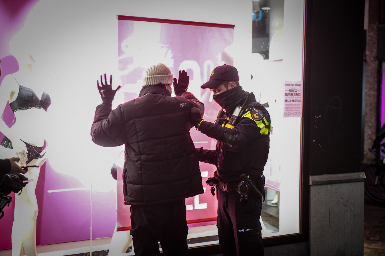 Rust weer wedergekeerd in Alphen na onrustige en grimmige avond in het ...