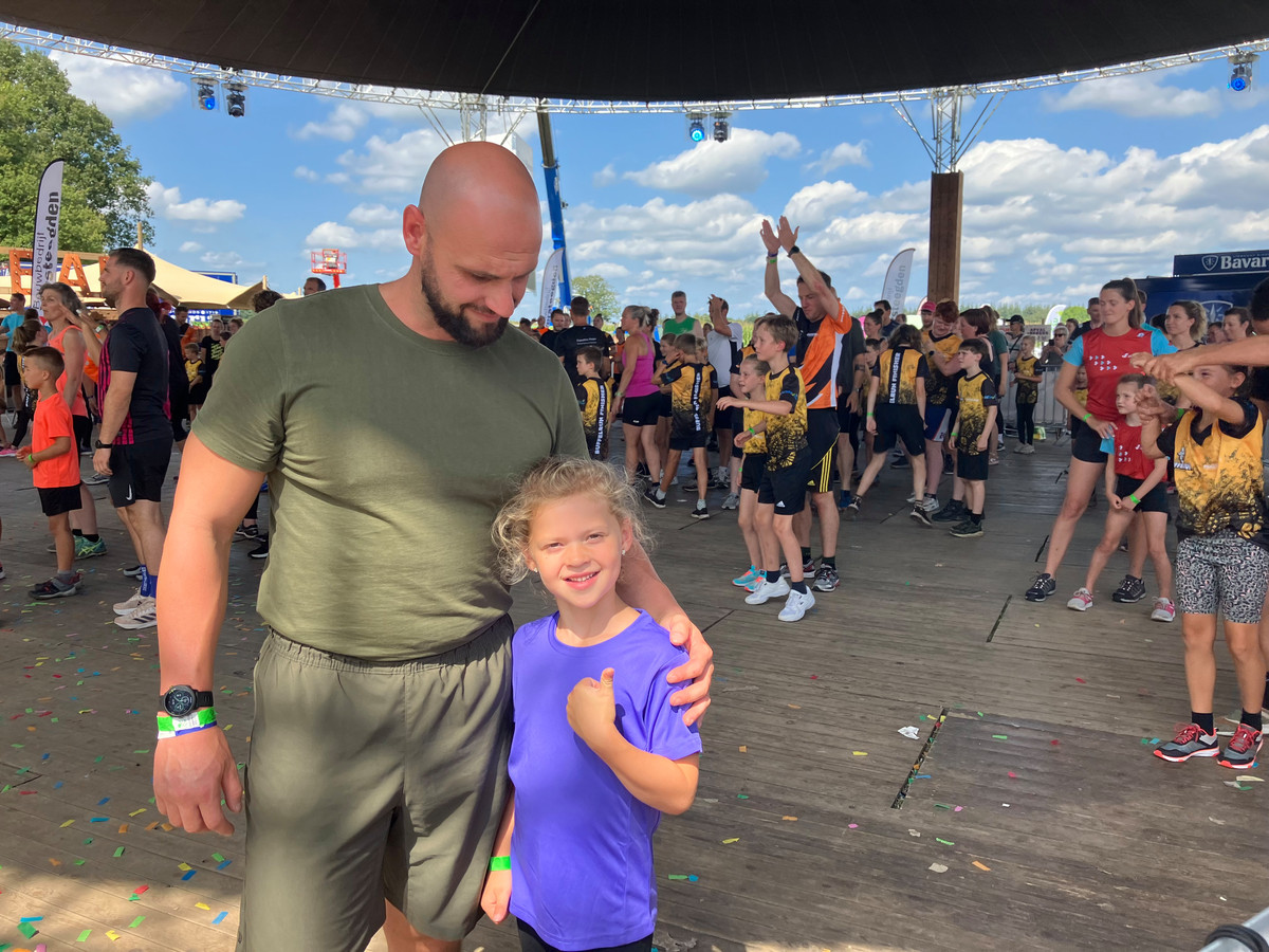 Met het hele gezin door de modder op de Buffelrun: ‘We gaan tot in de ...