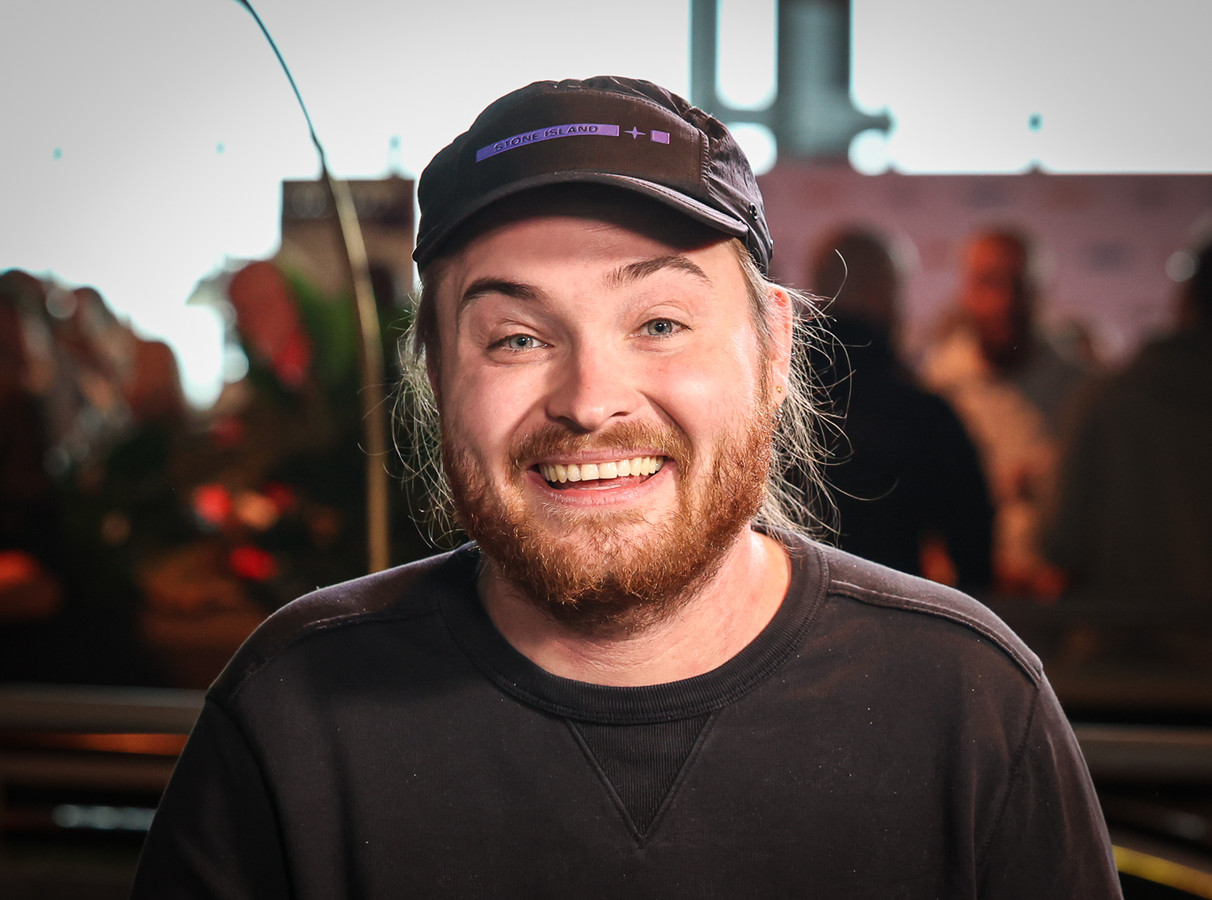 Rapper Donnie maakt presentatiedebuut in SBS-show de Nix Factor | Foto ... Rapper Donnie maakt presentatiedebuut in SBS-show de Nix Factor | Foto ...