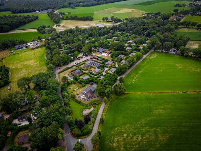 Holtense buurtbewoners laten massaal van zich horen in raad over azc ...