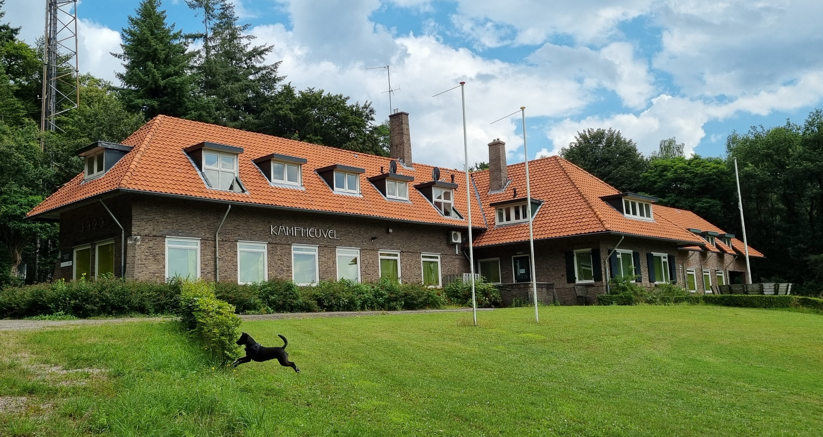 Hoe is het nu op het terrein van de gesloten Hoenderloo Groep? | Foto ...